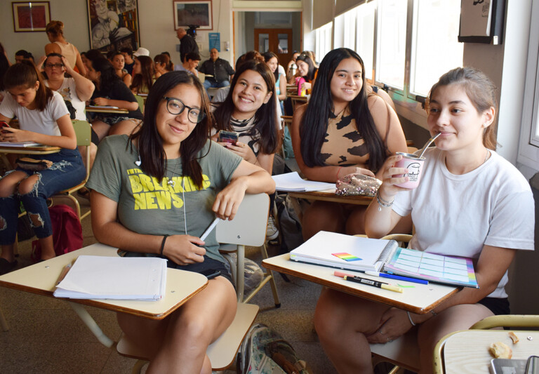 Becas de estudio 2024 para ingresantes y estudiantes regulares de ...
